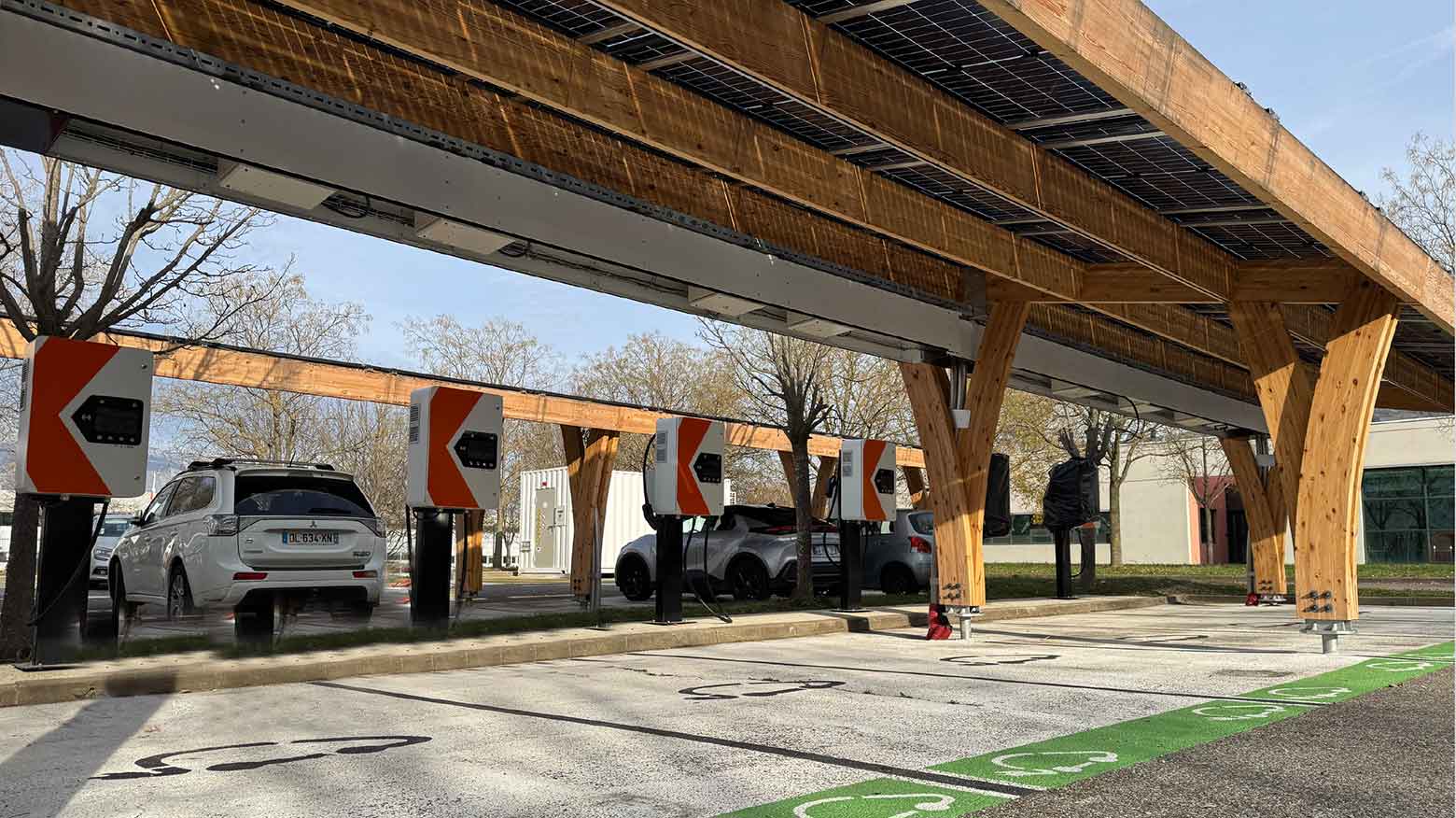 Solaris EV Charging Park – Current/OS